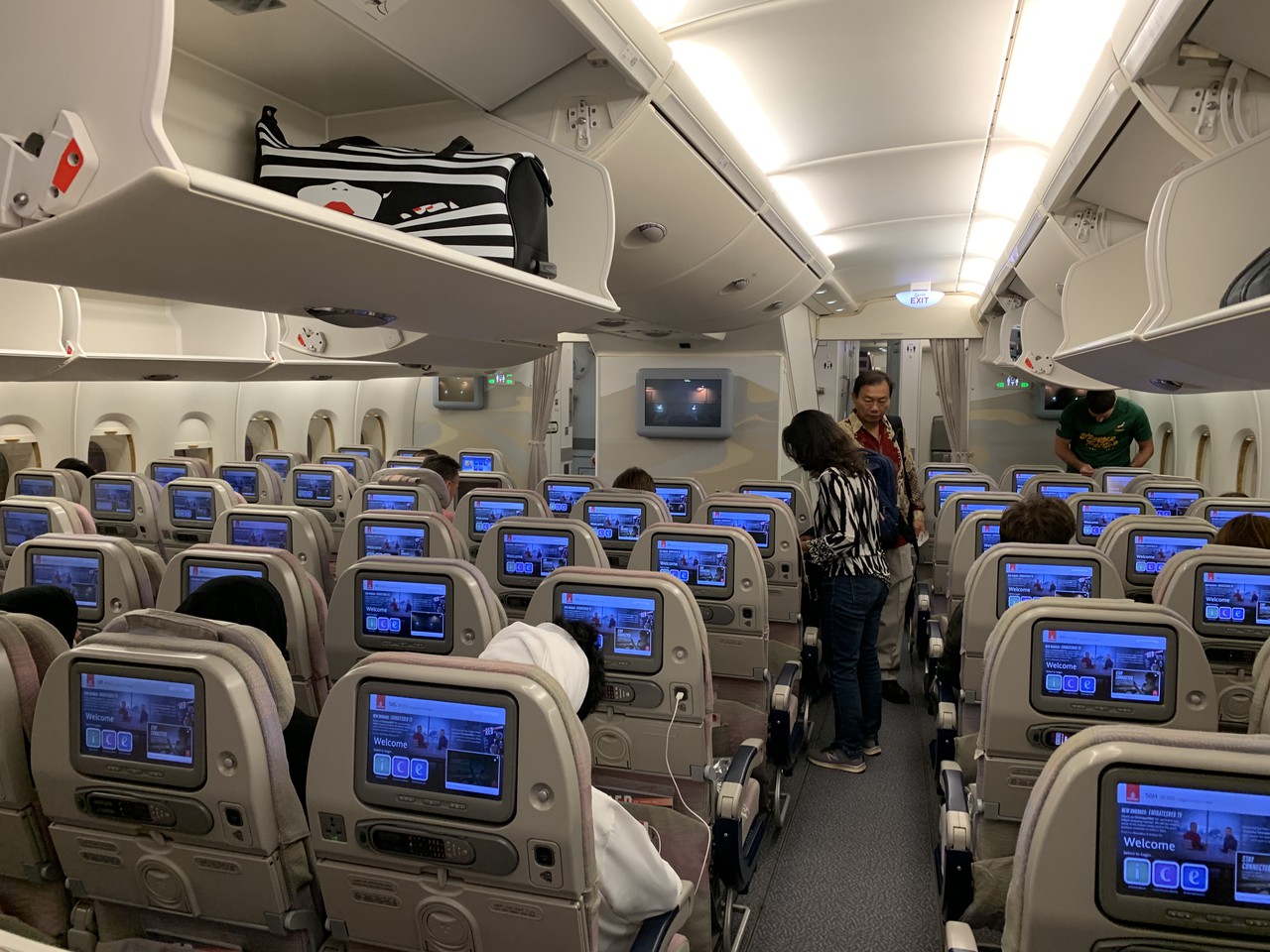 Review Of Emirates Flight From Singapore To Dubai In Economy Review Of Emirates Flight From Singapore To Dubai In Economy