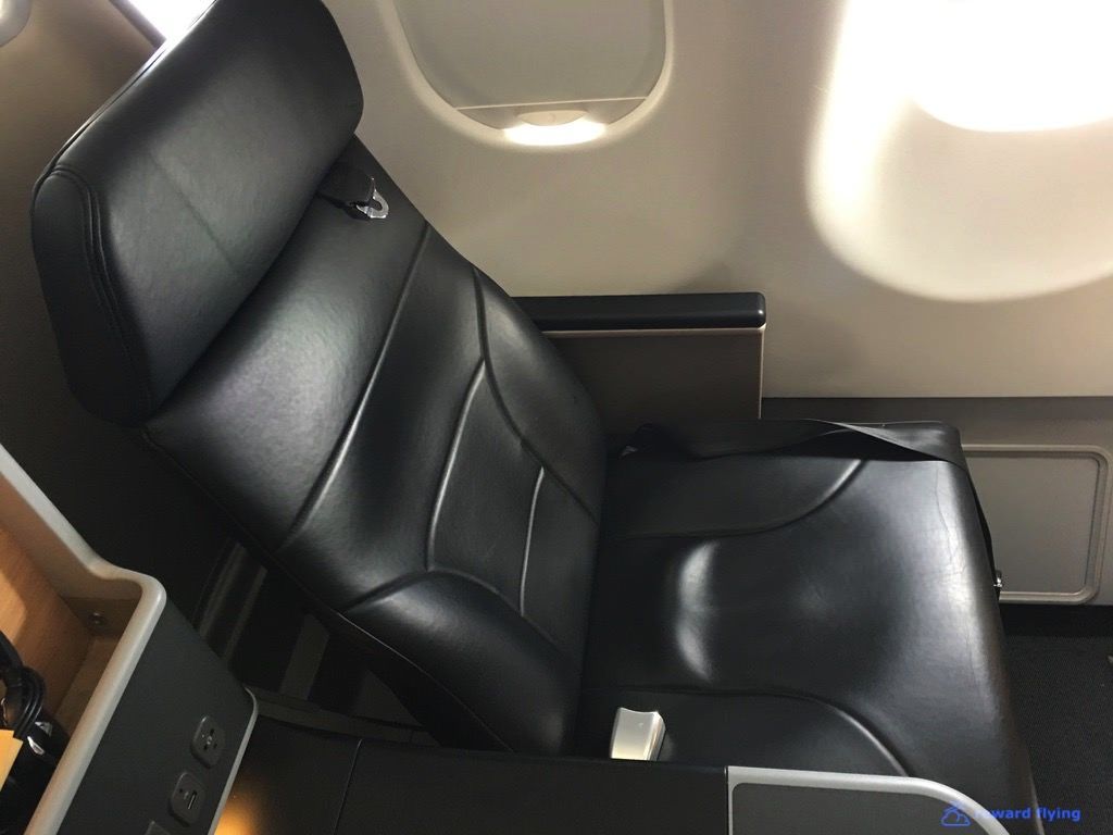 Review of Qantas flight from Sydney to Perth in Business