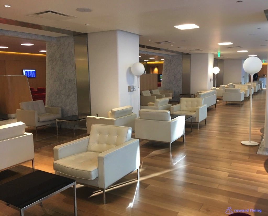 Review of American Airlines flight from Los Angeles to Chicago in ...