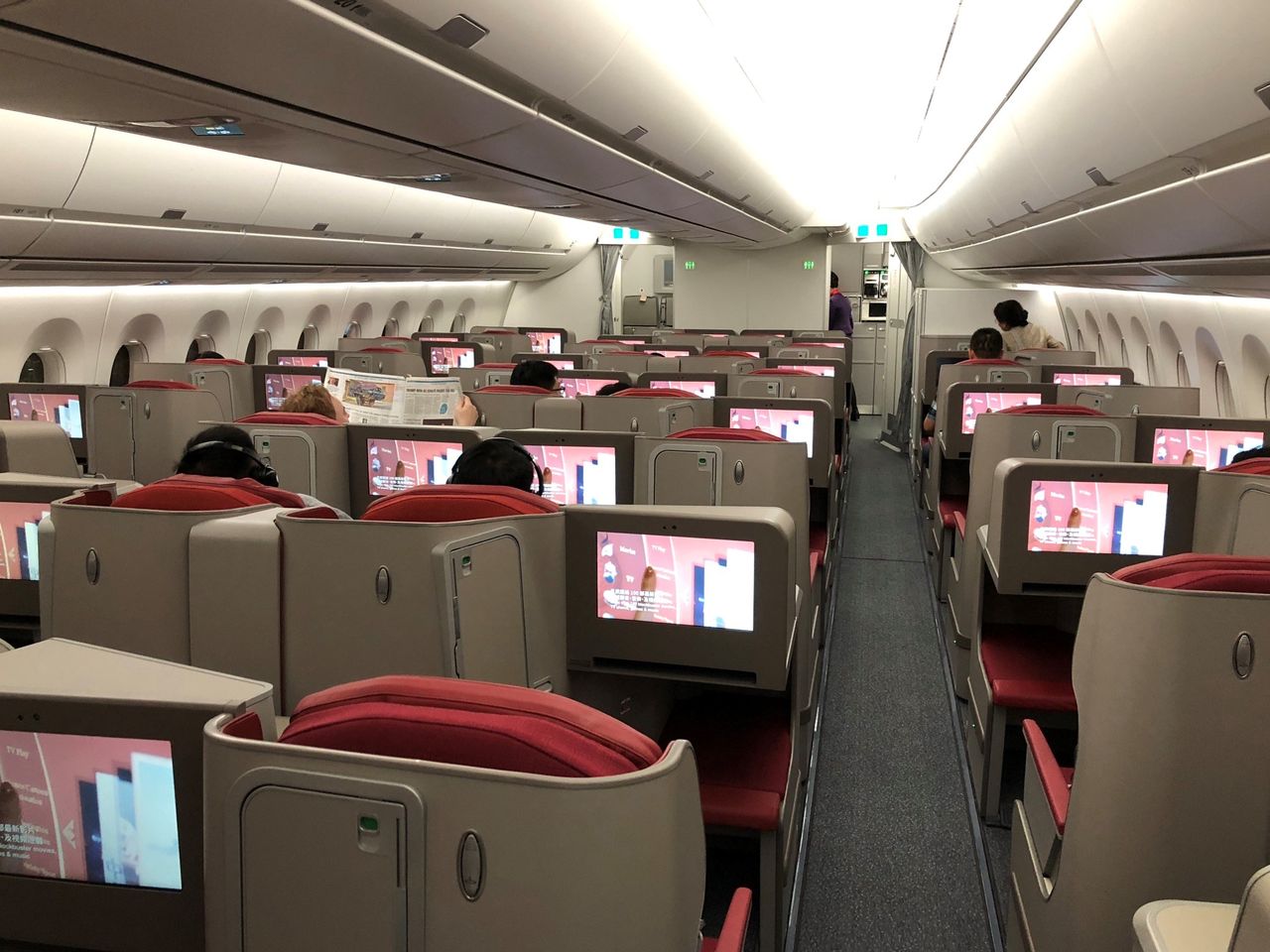 Review of Hong Kong Airlines flight from Bangkok to Hong Kong in Economy
