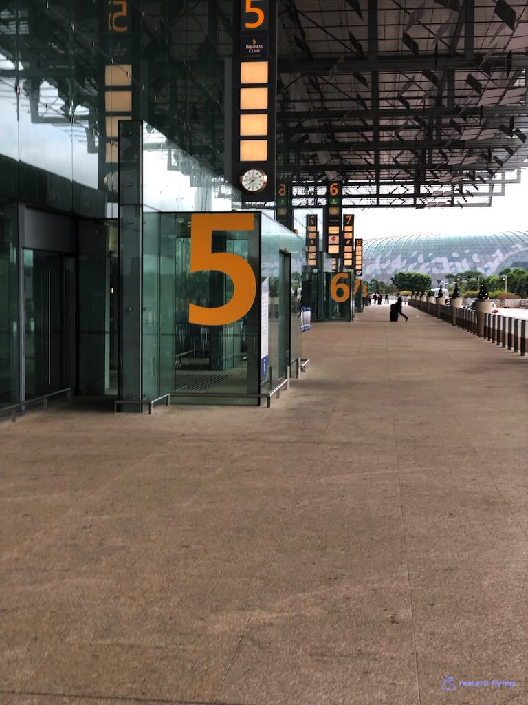 Review of Singapore Airlines flight from Singapore to Hong Kong in Business