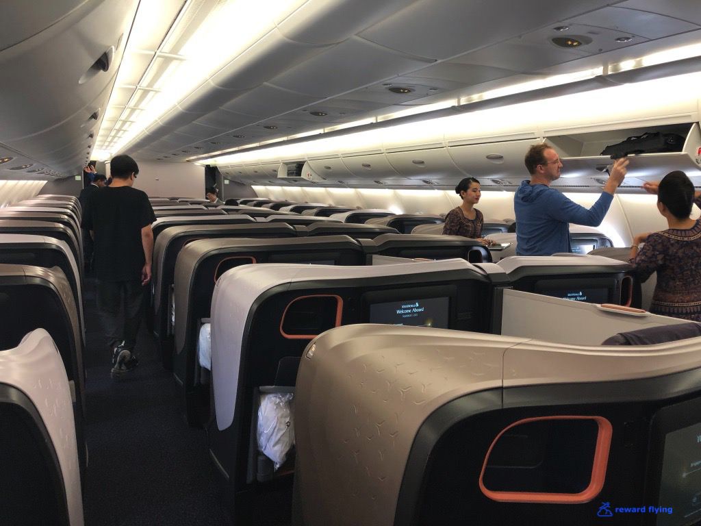 Review of Singapore Airlines flight from Singapore to Hong Kong in Business