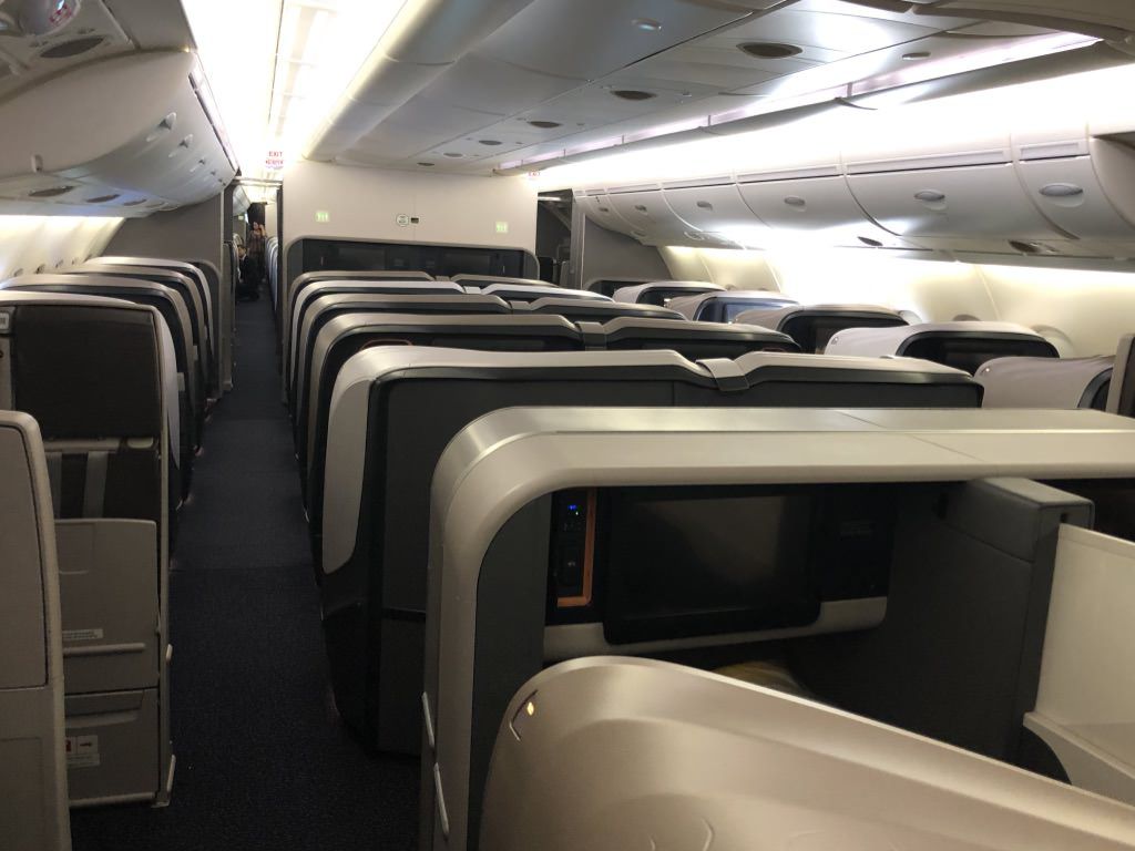 Review of Singapore Airlines flight from Singapore to Hong Kong in Business