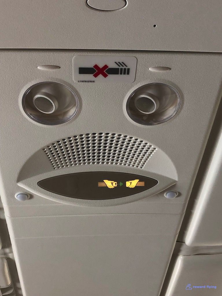 Review of Singapore Airlines flight from Singapore to Hong Kong in Business