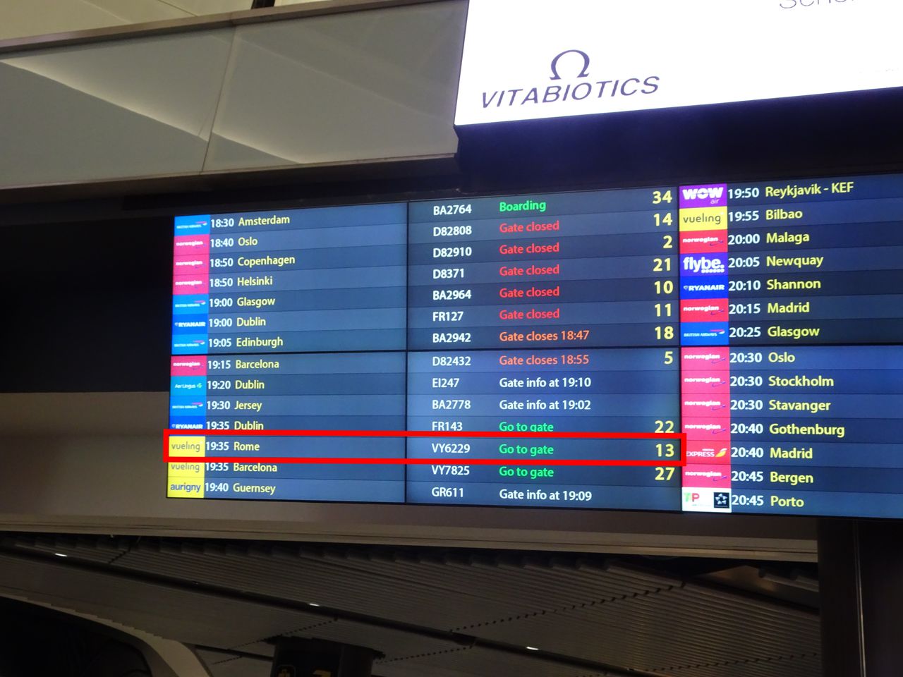 Review of Vueling Airlines flight from London to Rome in Economy