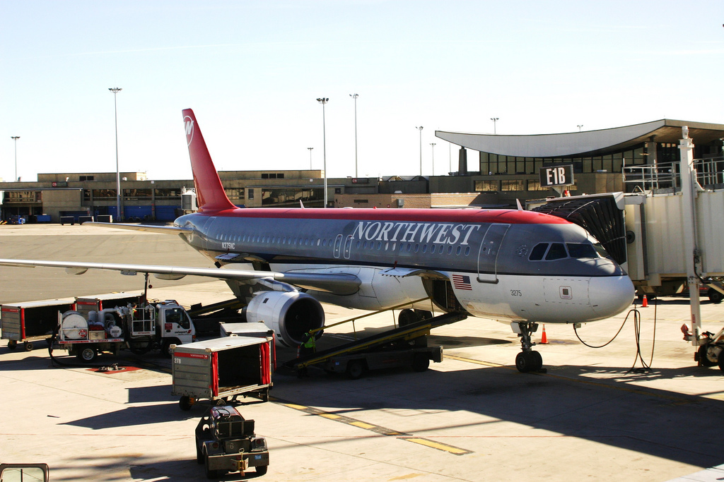 Review of Northwest Airlines flight from Detroit to Boston in First