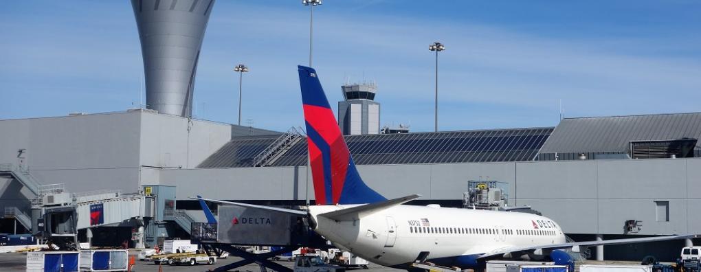 Review of Delta Air Lines flight from San Francisco to Minneapolis in ...