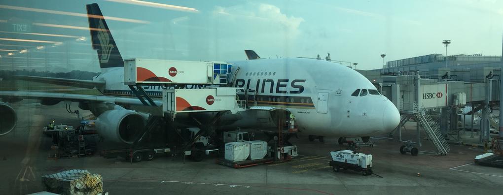 Review of Singapore Airlines flight from Singapore to Hong Kong in Business