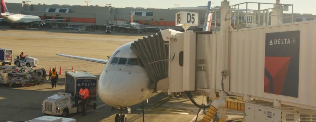 Review of Delta Air Lines flight from Toronto to Atlanta in Domestic First