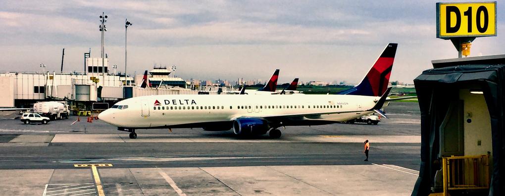 Review of Delta Air Lines flight from New York to Atlanta in Economy