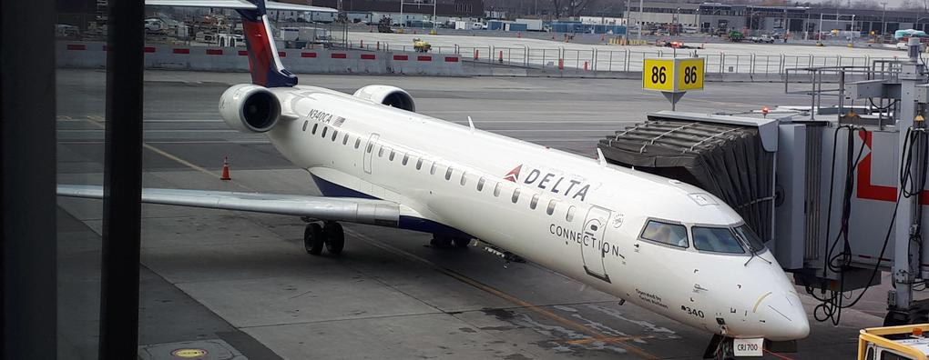 Review of Delta Connection flight from Montreal to Detroit in Premium Eco