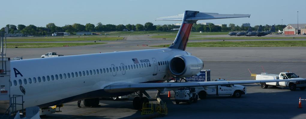 Review of Delta Air Lines flight from Minneapolis to New York in Economy