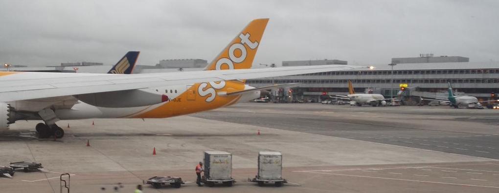 Review of Singapore Airlines flight from Singapore to Jakarta in Economy