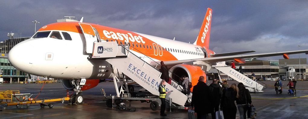 Review of easyJet flight from Manchester to Amsterdam in Economy