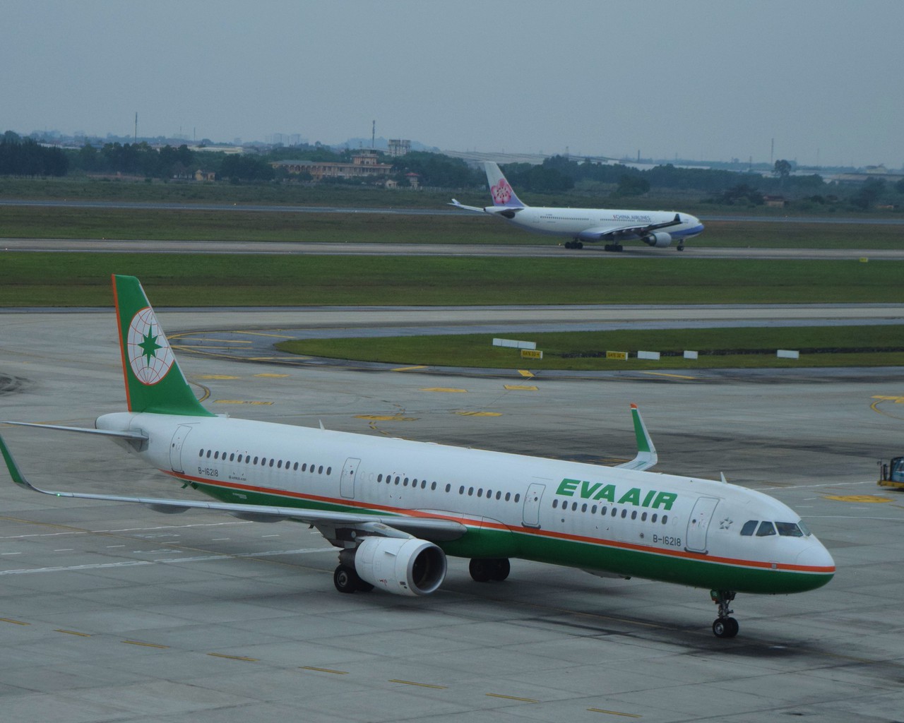 Review of EVA Air flight from Hanoi to Taipei in Economy