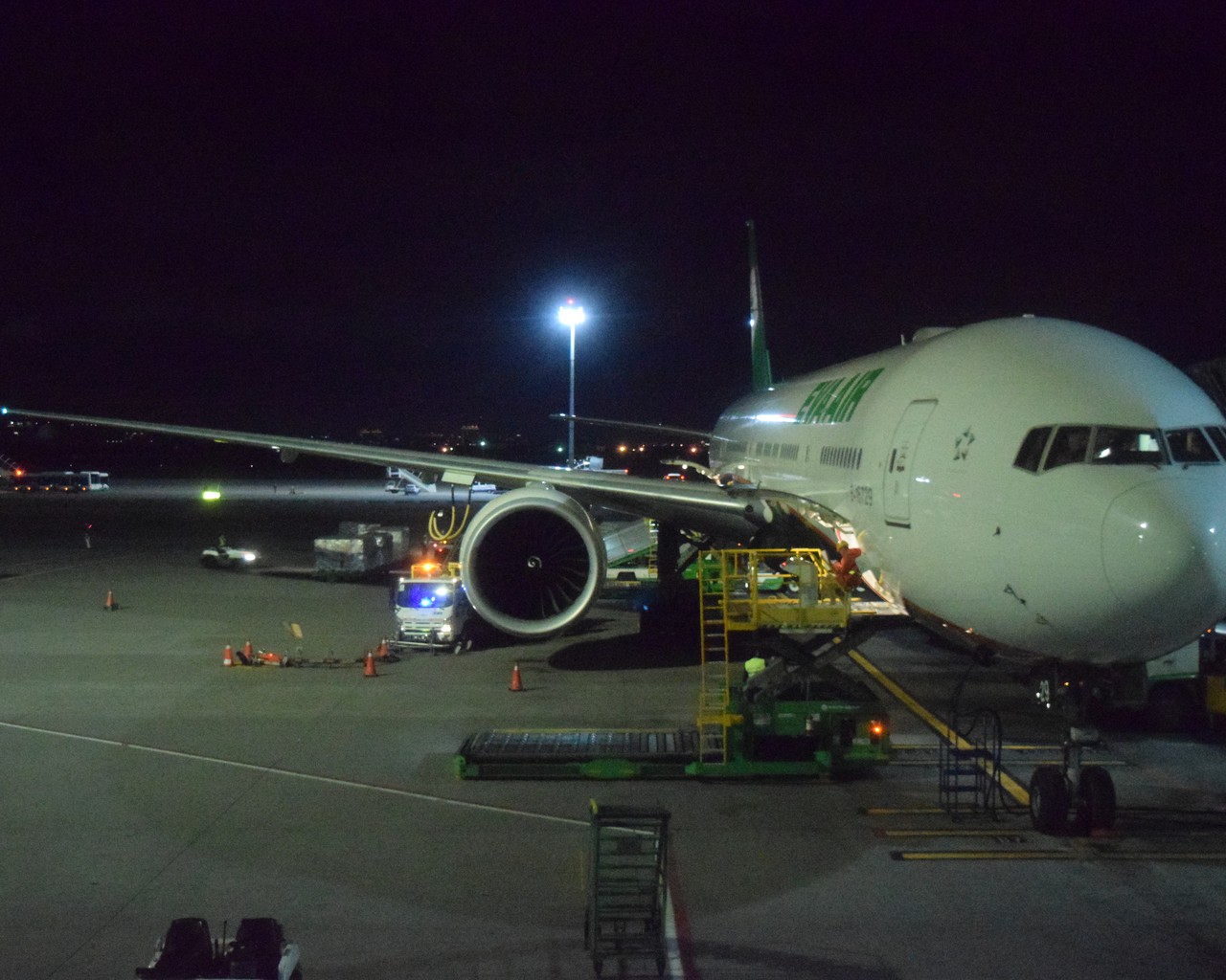 Review of EVA Air flight from Taipei to Houston in Premium Eco
