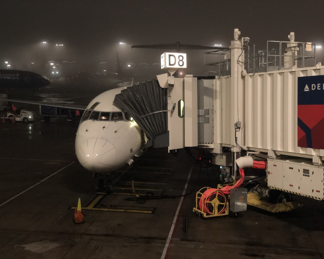 Review of Delta Air Lines flight from Toronto to Atlanta in Domestic First