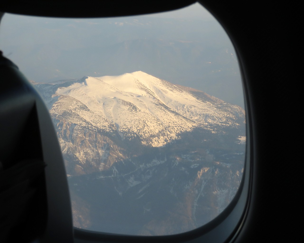 Review of Austrian Airlines flight from Geneva to Vienna in Economy
