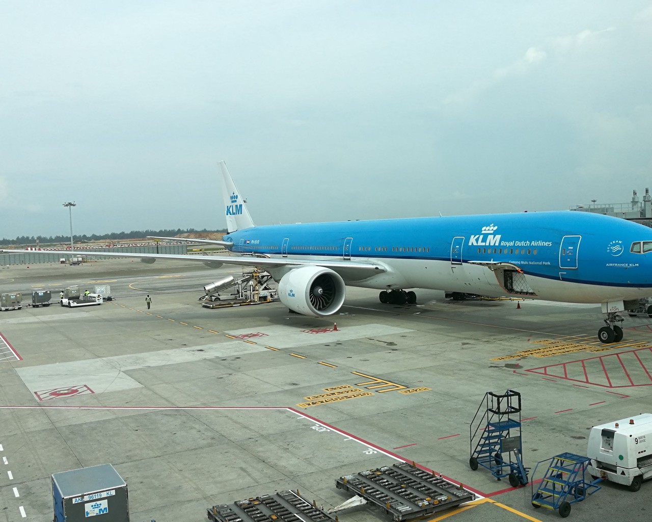 Review of KLM flight from Singapore to Denpasar in Business