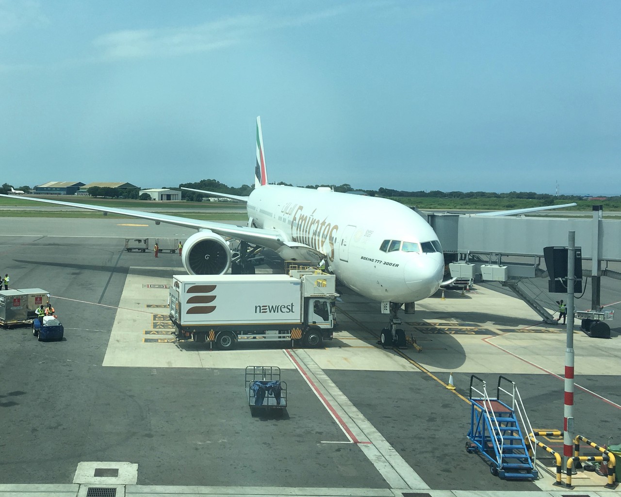 Review of Emirates flight from Abidjan to Accra in Economy