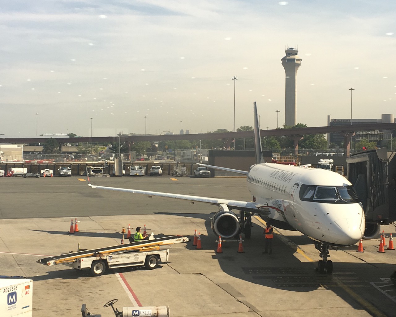 Review of Air Canada Express flight from Newark to Montreal in Economy