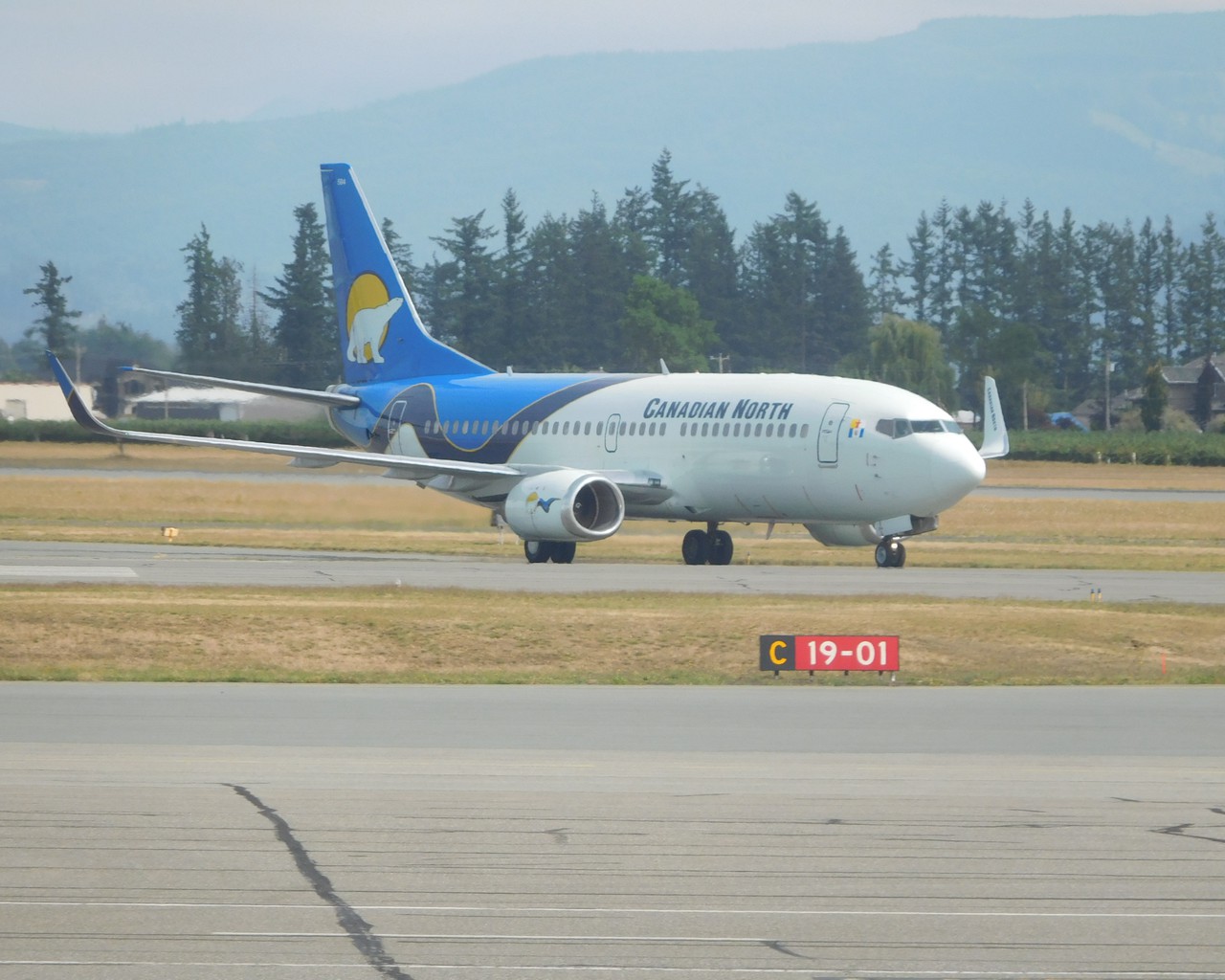 Review of Canadian North flight from Abbotsford to Edmonton in Premium Eco