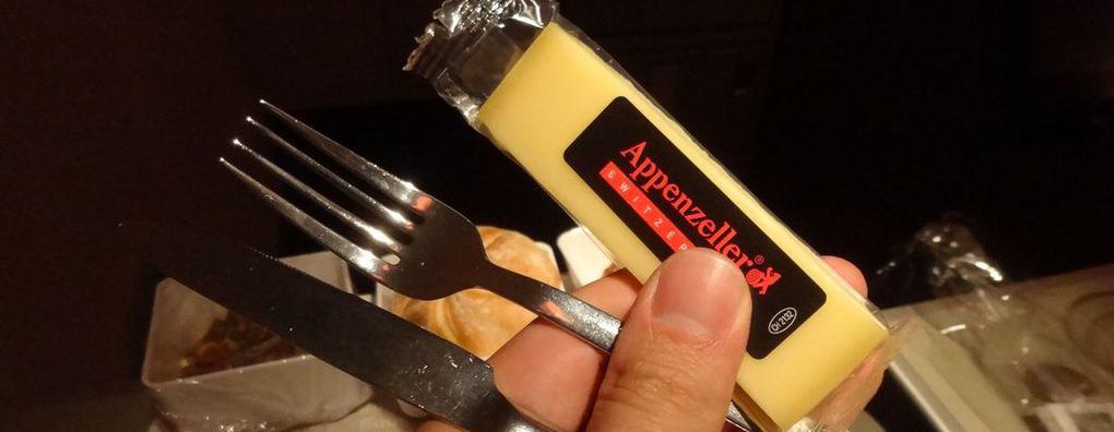 Review of SWISS flight from Zurich to Hong Kong in Economy