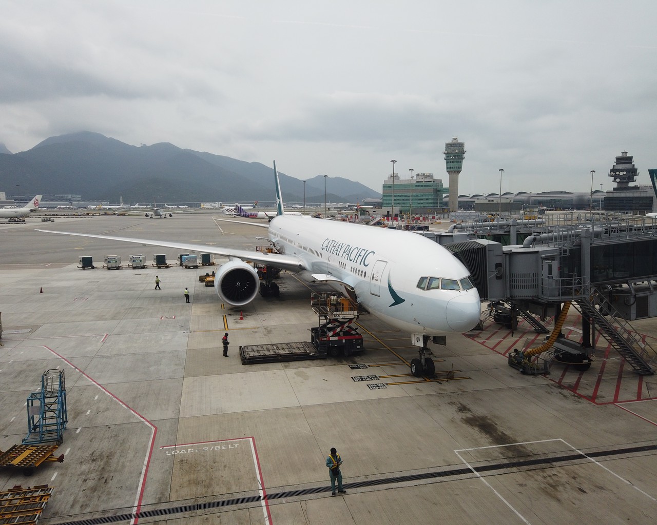 Review of Cathay Pacific flight from Hong Kong to Los Angeles in Economy