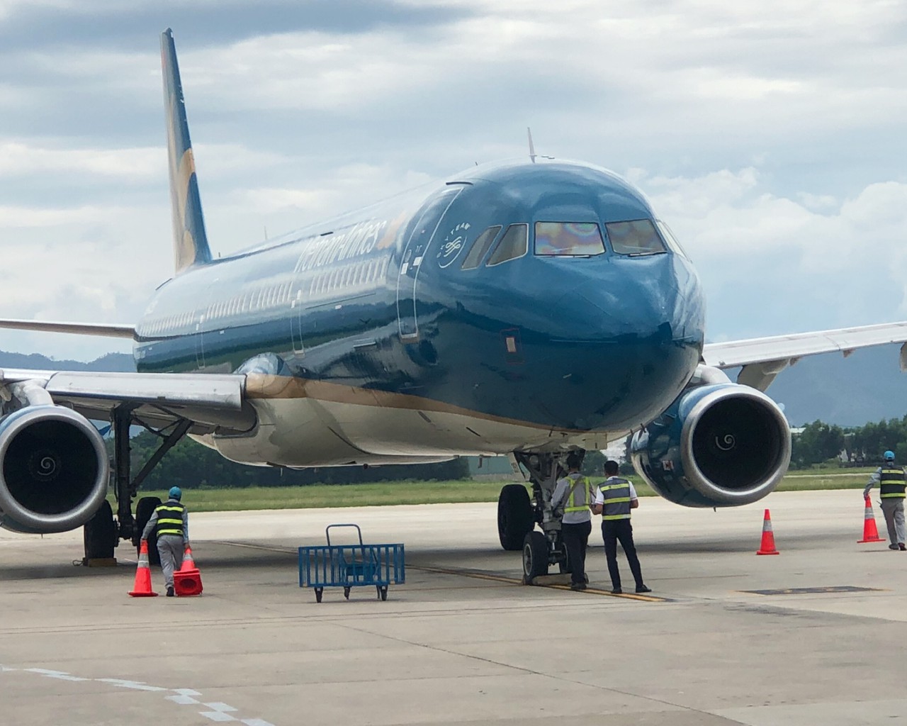 Review of Vietnam Airlines flight from Ho Chi Minh City to Da Nang in ...