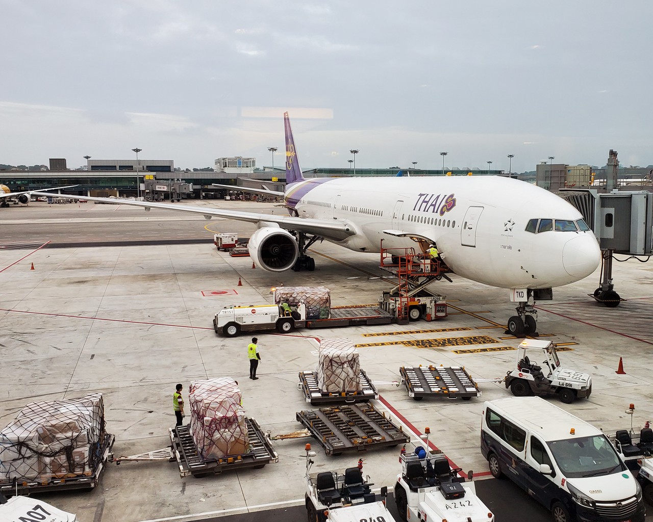 Review of Thai Airways flight from Singapore to Bangkok in Business