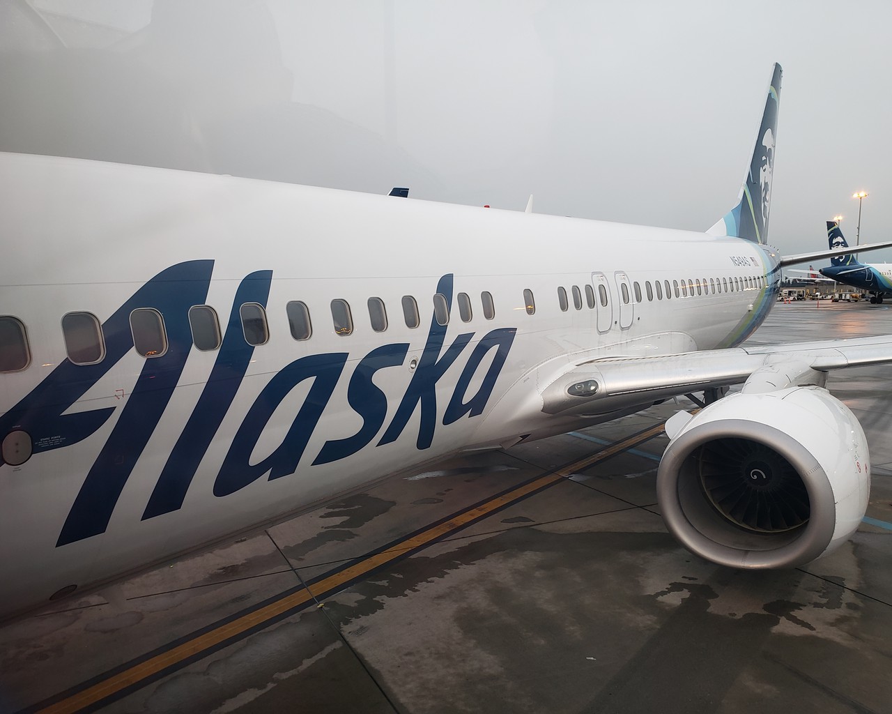 Review of Alaska Airlines flight from Seattle to Tampa in Economy