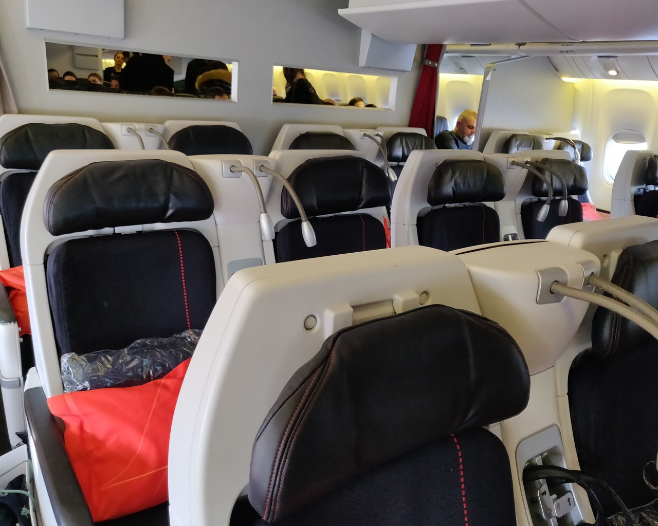 Review of Air France flight from Beirut to Paris in Premium Eco