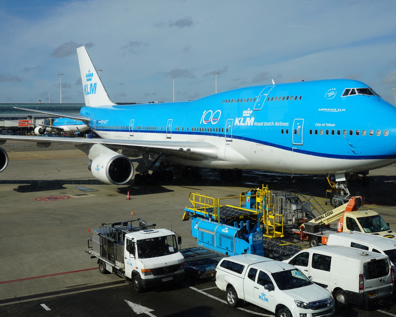 Review of KLM flight from Amsterdam to Toronto in Premium Eco
