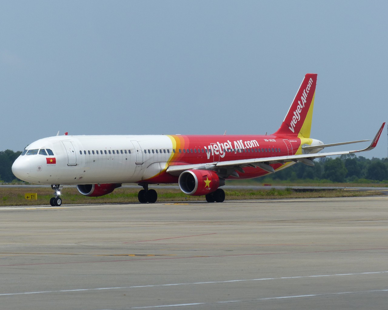 Review of VietjetAir flight from Hanoi to Hue in Economy