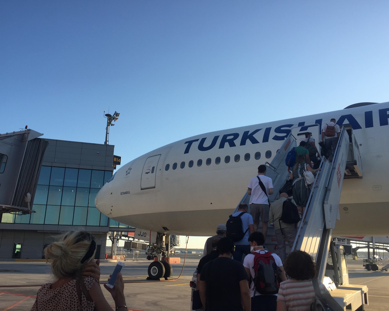 Review of Turkish Airlines flight from Istanbul to İzmir in Economy