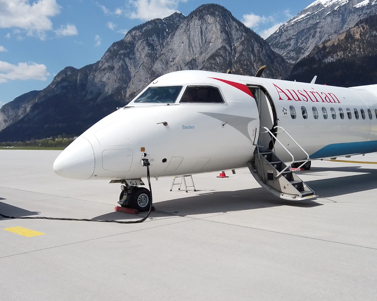 Review of Austrian Airlines flight from Vienna to Innsbruck in Economy
