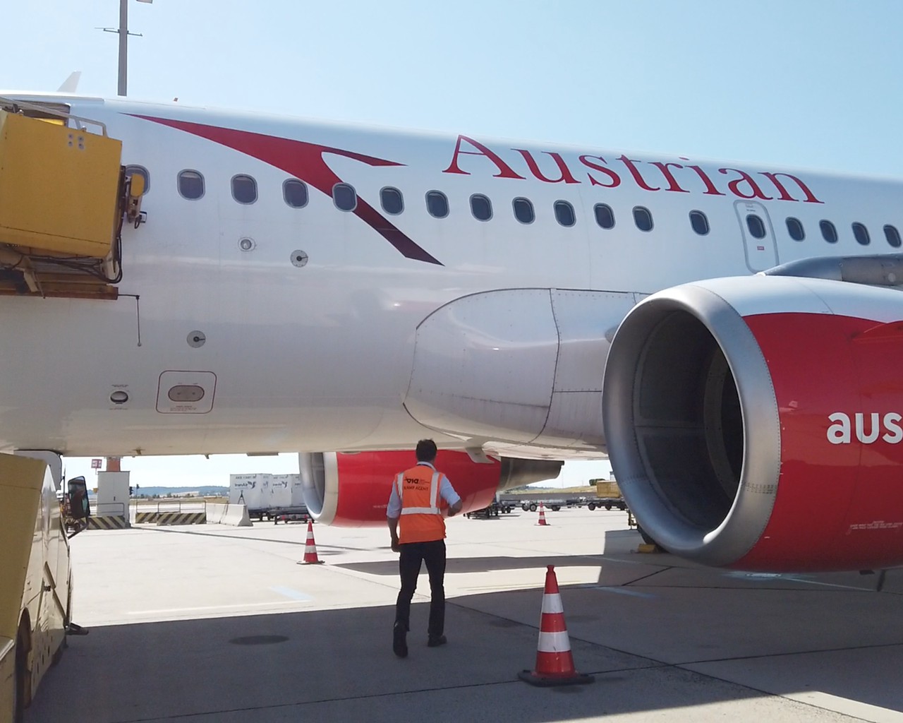 Review of Austrian Airlines flight from Vienna to Frankfurt in Economy