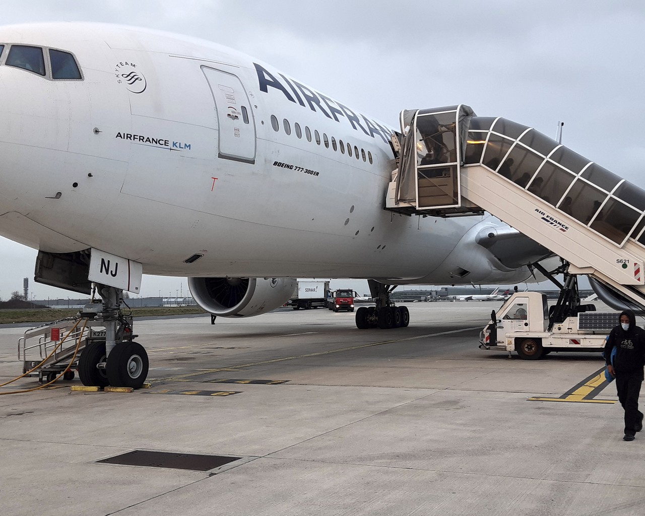 Review of Air France flight from Chicago to Paris in Economy