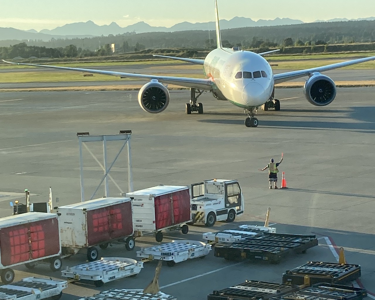 Review of EVA Air flight from Vancouver to Taipei in Economy