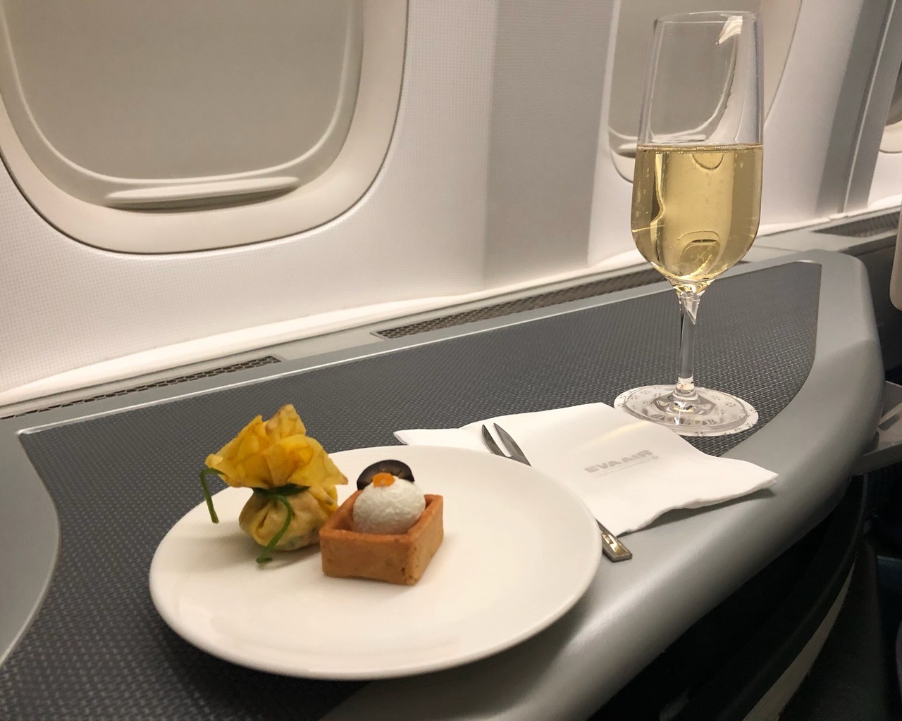 Review of EVA Air flight from Taipei to Houston in Business