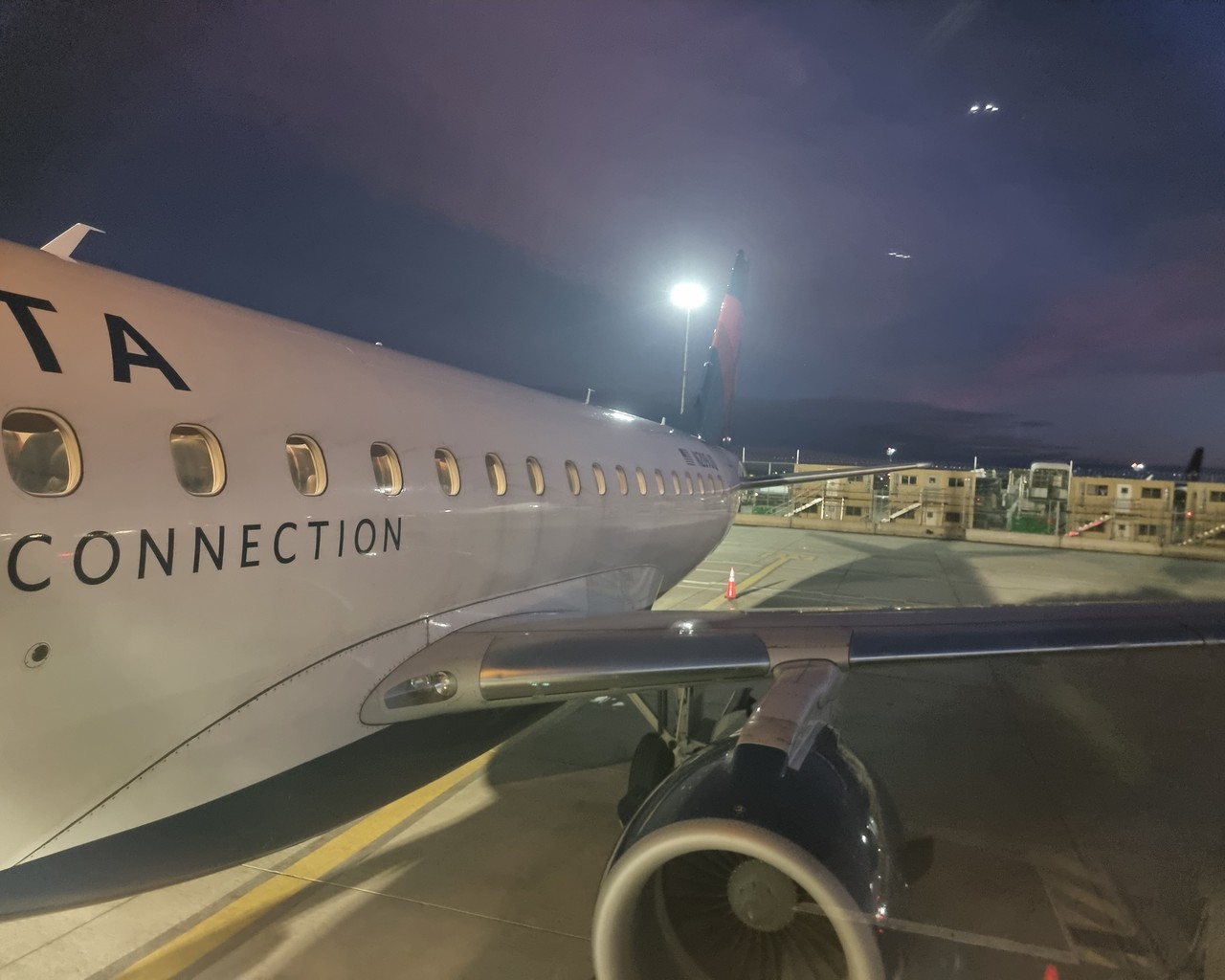 Review of Delta Connection flight from Washington to New York in ...