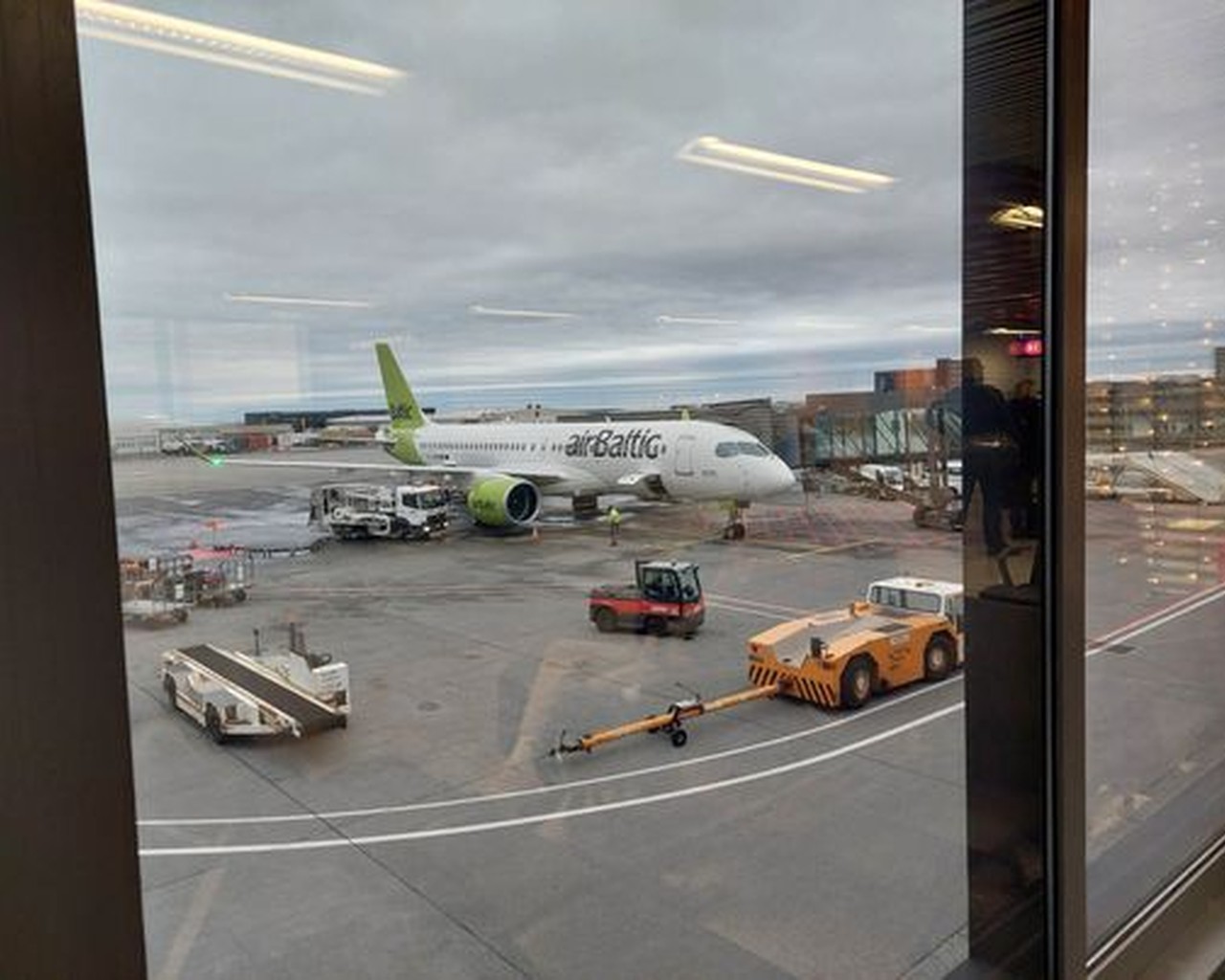 Review of Air Baltic flight from Reykjavík to Riga in Economy