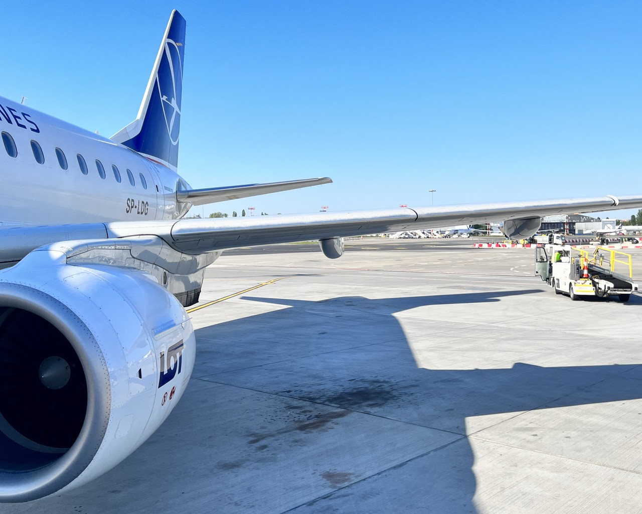 Review of LOT Polish flight from Warsaw to Berlin in Economy