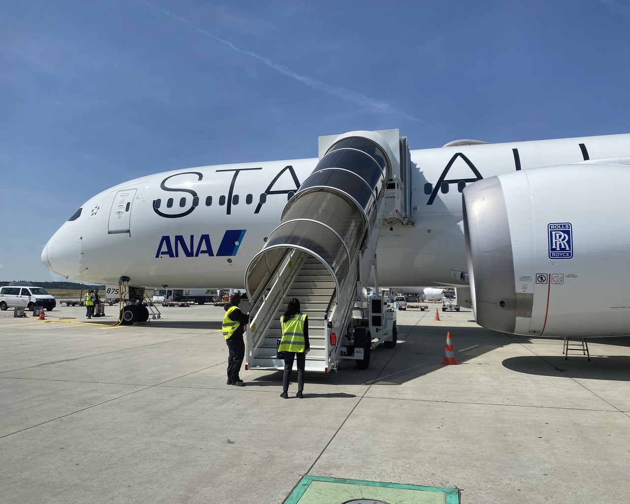 Review of ANA flight from Frankfurt to Tokyo in Economy
