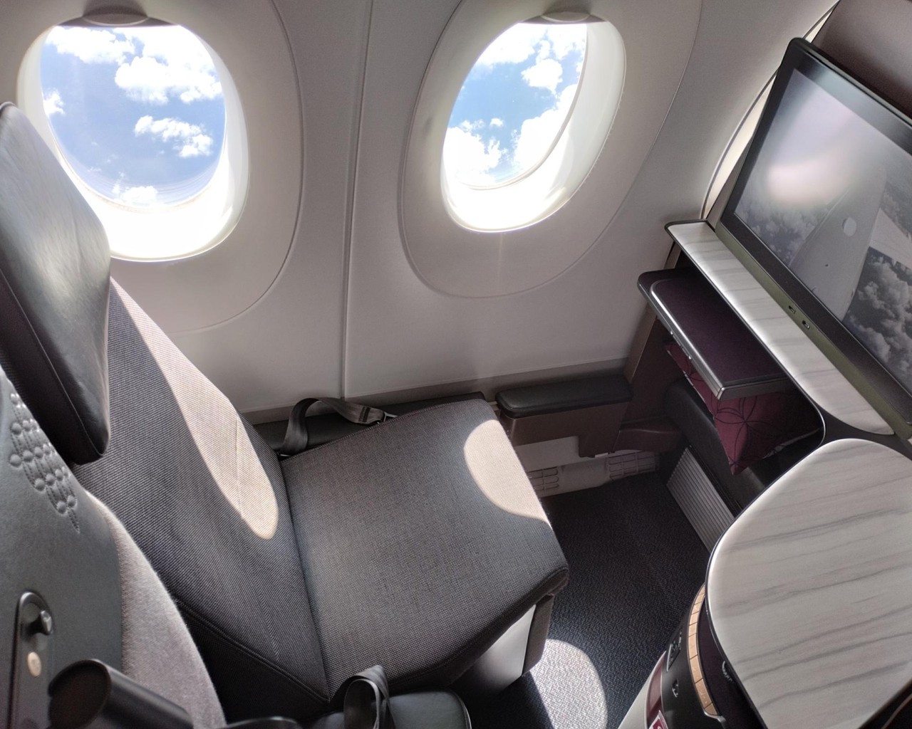 Review of Qatar Airways flight from Singapore to Doha in Business