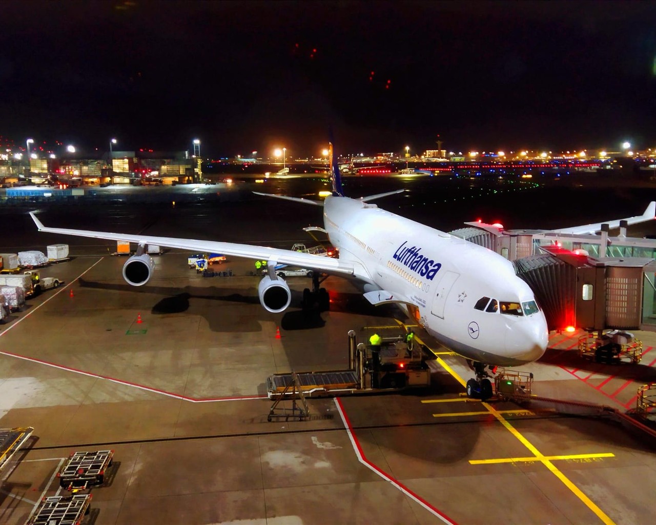 Review of Lufthansa flight from Frankfurt to Singapore in Premium Eco