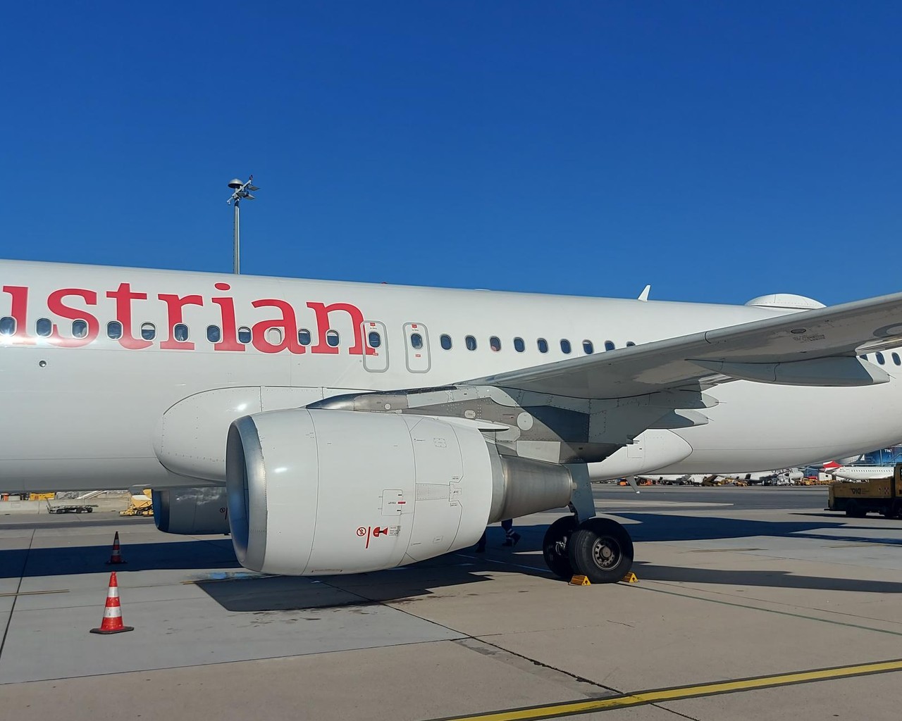 Review of Austrian Airlines flight from Amsterdam to Vienna in Business