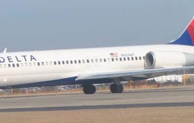 Review of Delta Air Lines flight from St Louis to Detroit in Premium Eco