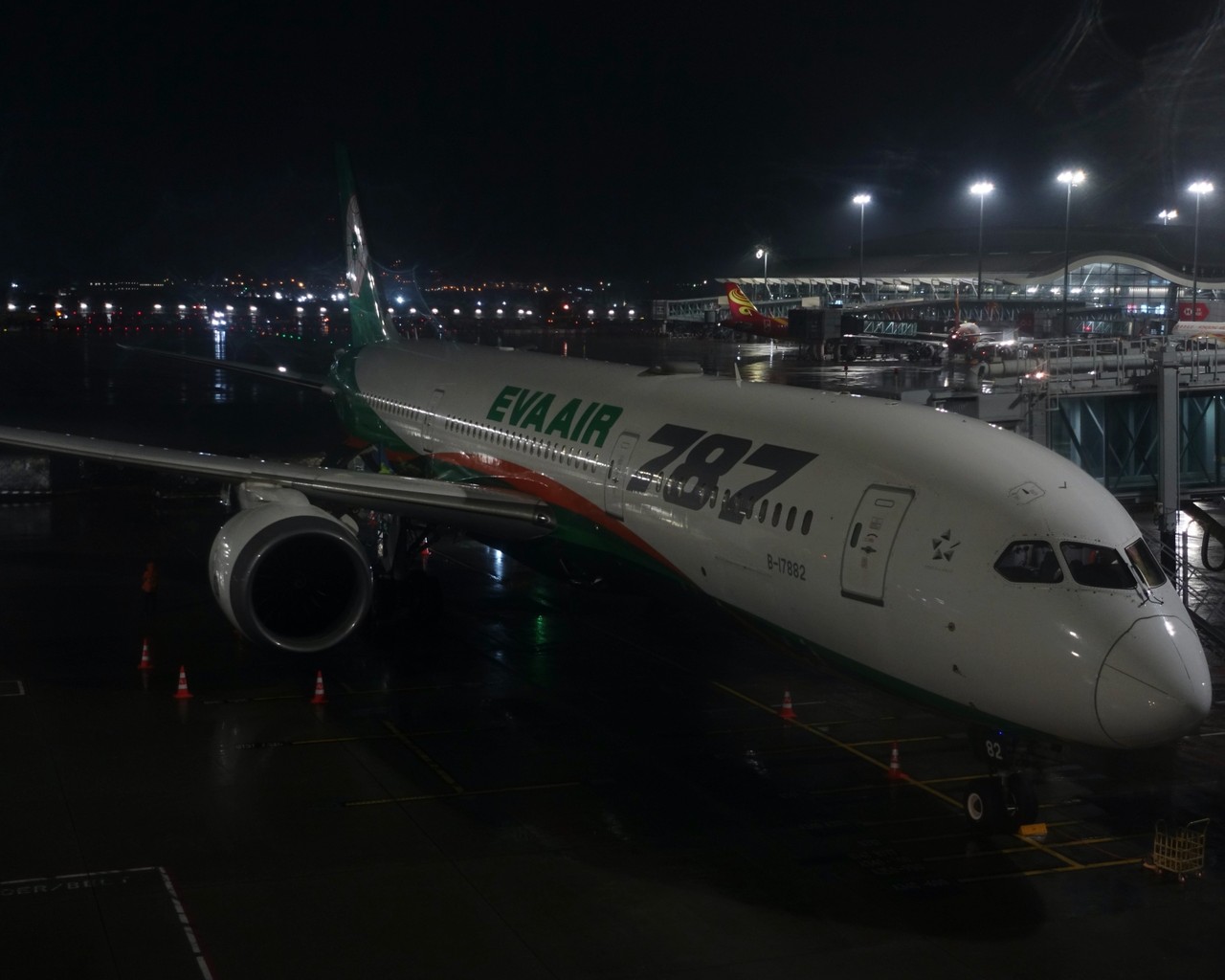 Review of EVA Air flight from Hong Kong to Taipei in Economy