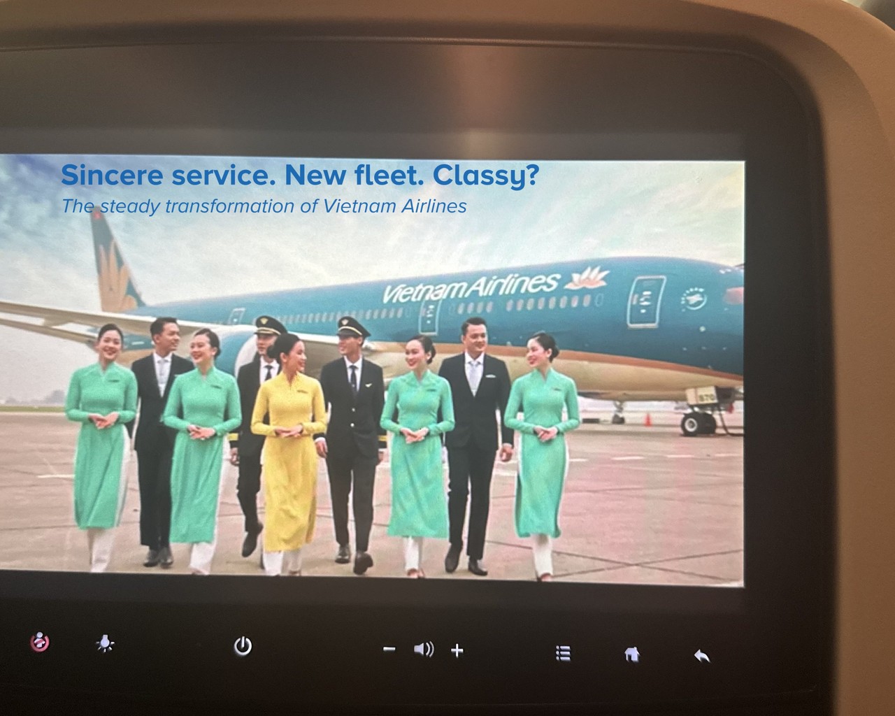 Review of Vietnam Airlines flight from Ho Chi Minh City to Hanoi in Economy